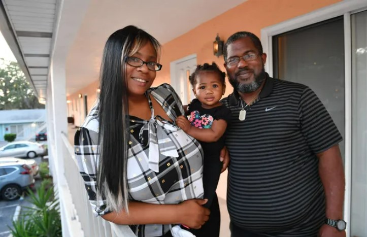 Ready for change: Season of Sharing helps Venice couple rebuilding ...